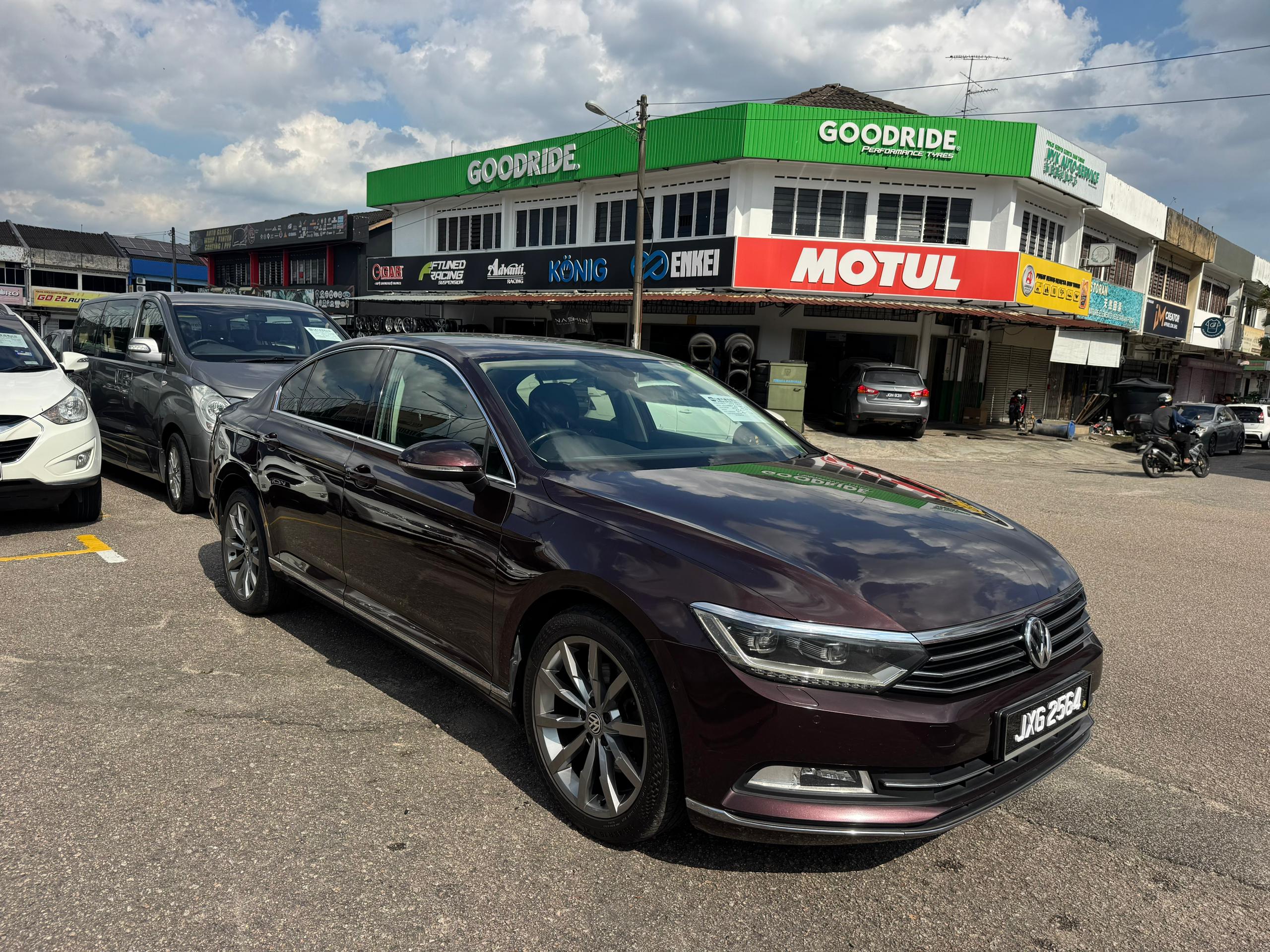2017 VOLKSWAGEN PASSAT 280 TSI 1.8AT - Genius Outlook